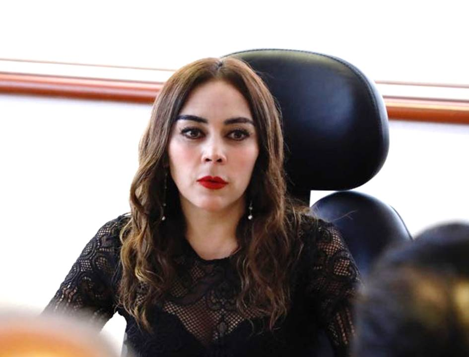 Detienen a exoperadora financiera de Jéssica Blancas por peculado ligado a exoficial Mayor ...